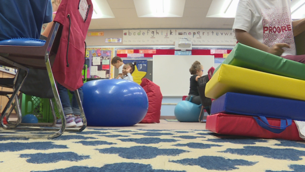 Local teachers use new seating method in class to help students learn ...