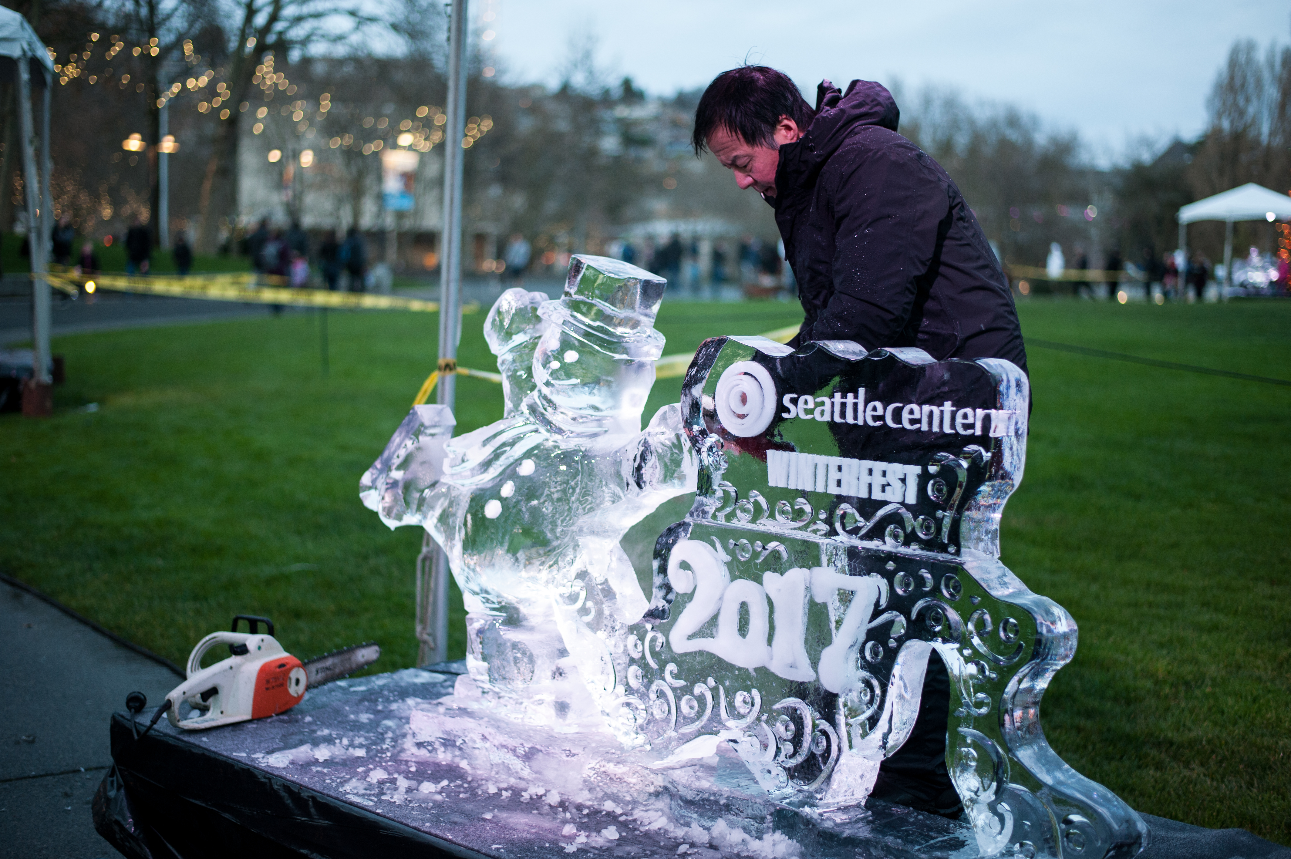 Photos: Local artists celebrate holidays with gorgeous ice sculptures ...