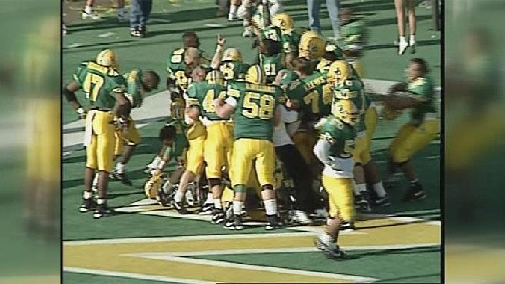 'Kenny Wheaton's gonna score! Kenny Wheaton's gonna score!' | KMTR